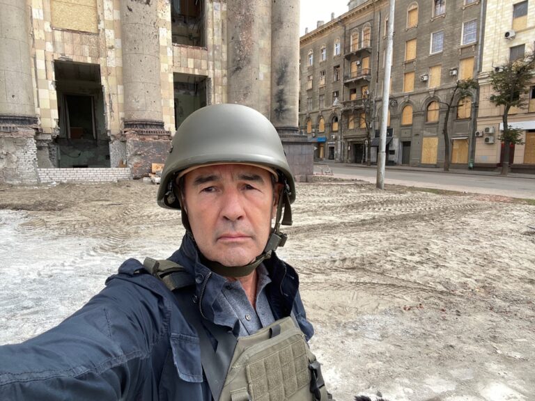 Bernard-Henri Lévy, Marc Roussel, photographe et romancier - La Règle ...